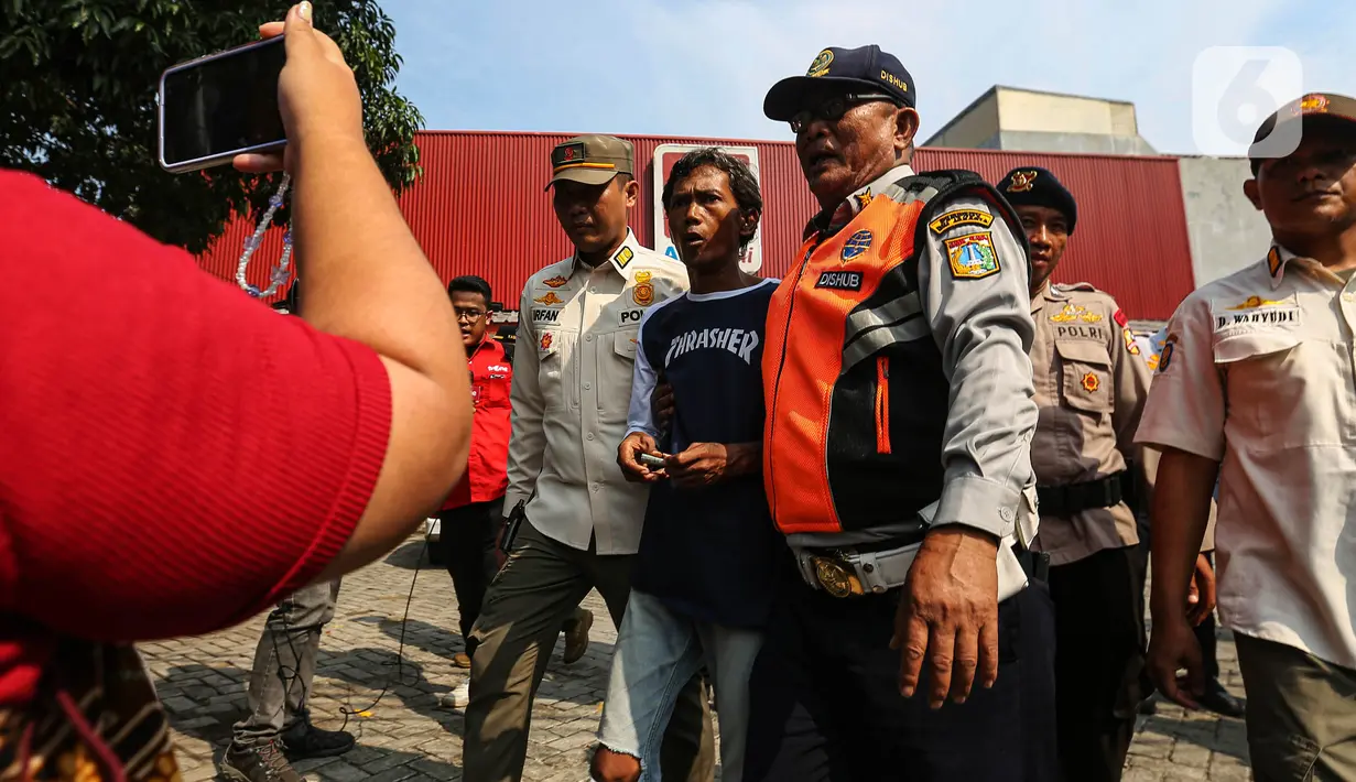 Puluhan Juru Parkir Liar Terjaring Operasi Gabungan Dinas Perhubungan DKI Jakarta - Foto ...