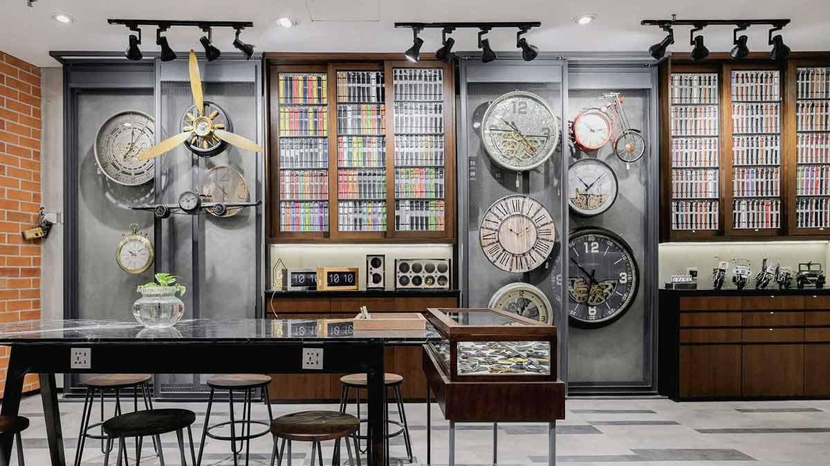 Toko Jam Berdesain Industrial, Serasa Berada di Lokasi Syuting Kingsman ...