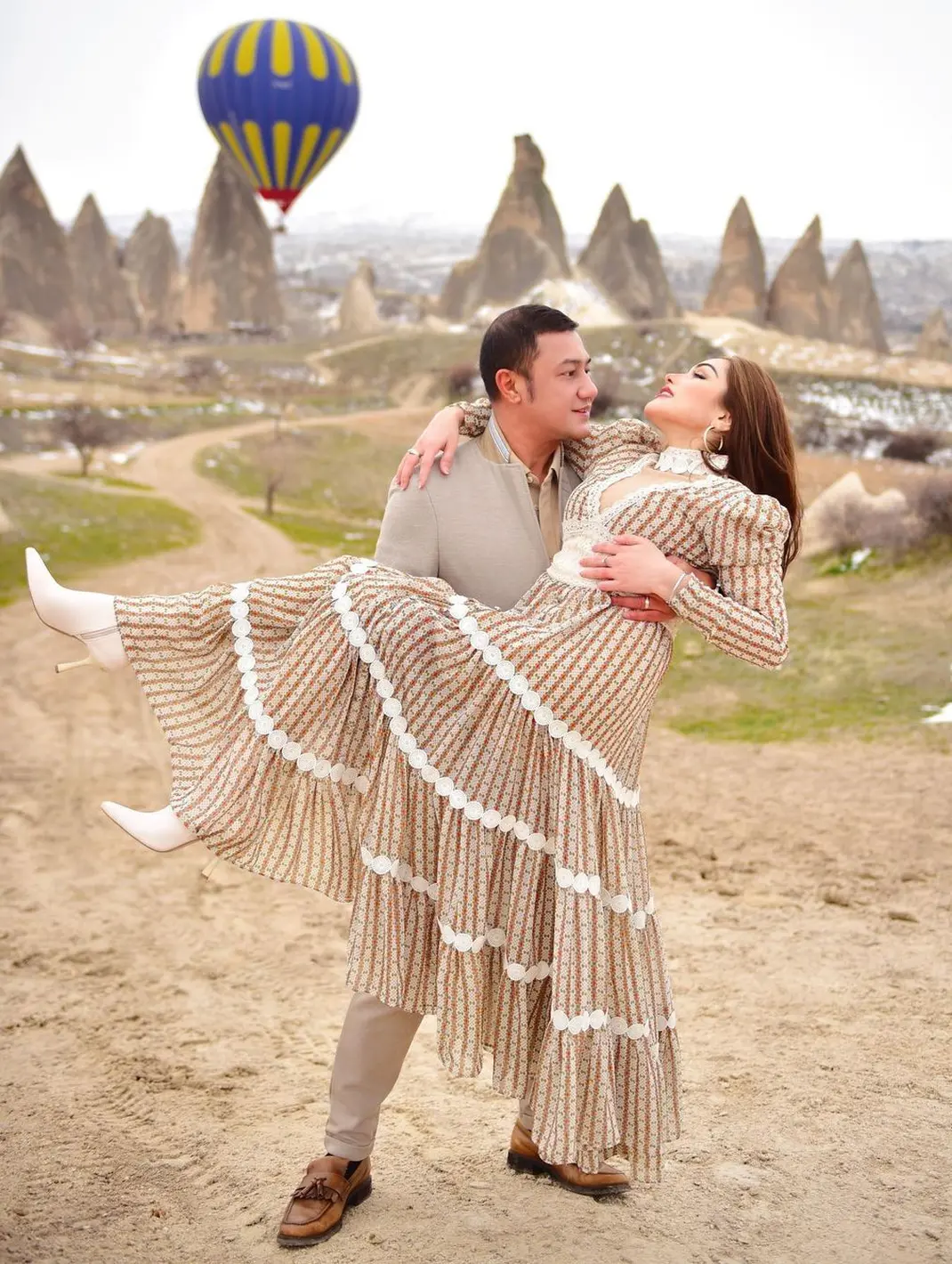 6 Potret Harmonis Rumah Tangga Teuku Rafly Pasya Mantan Suami Tamara ...