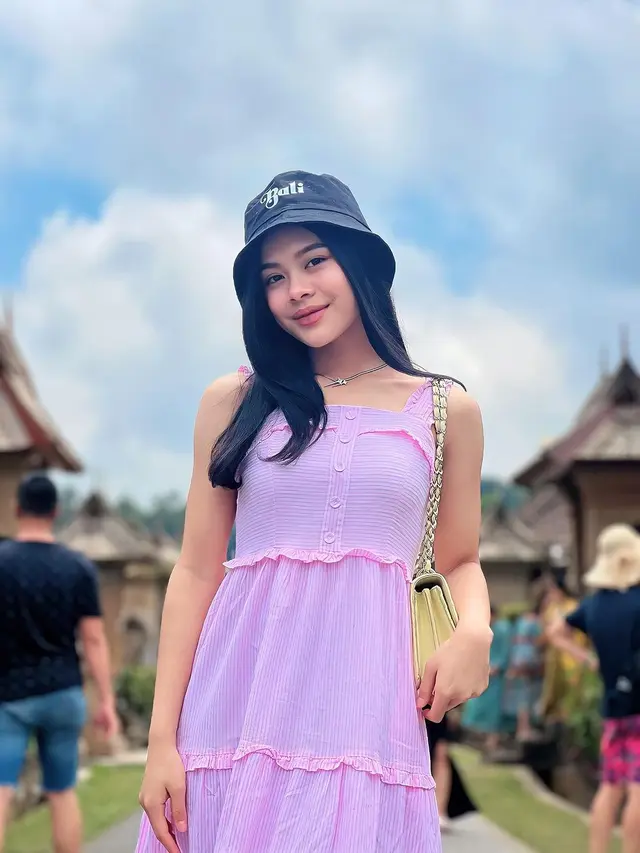 Melly Lee Ungkap Keseruan Pelesiran ke Bali, Hadiah Menparekraf untuk ...