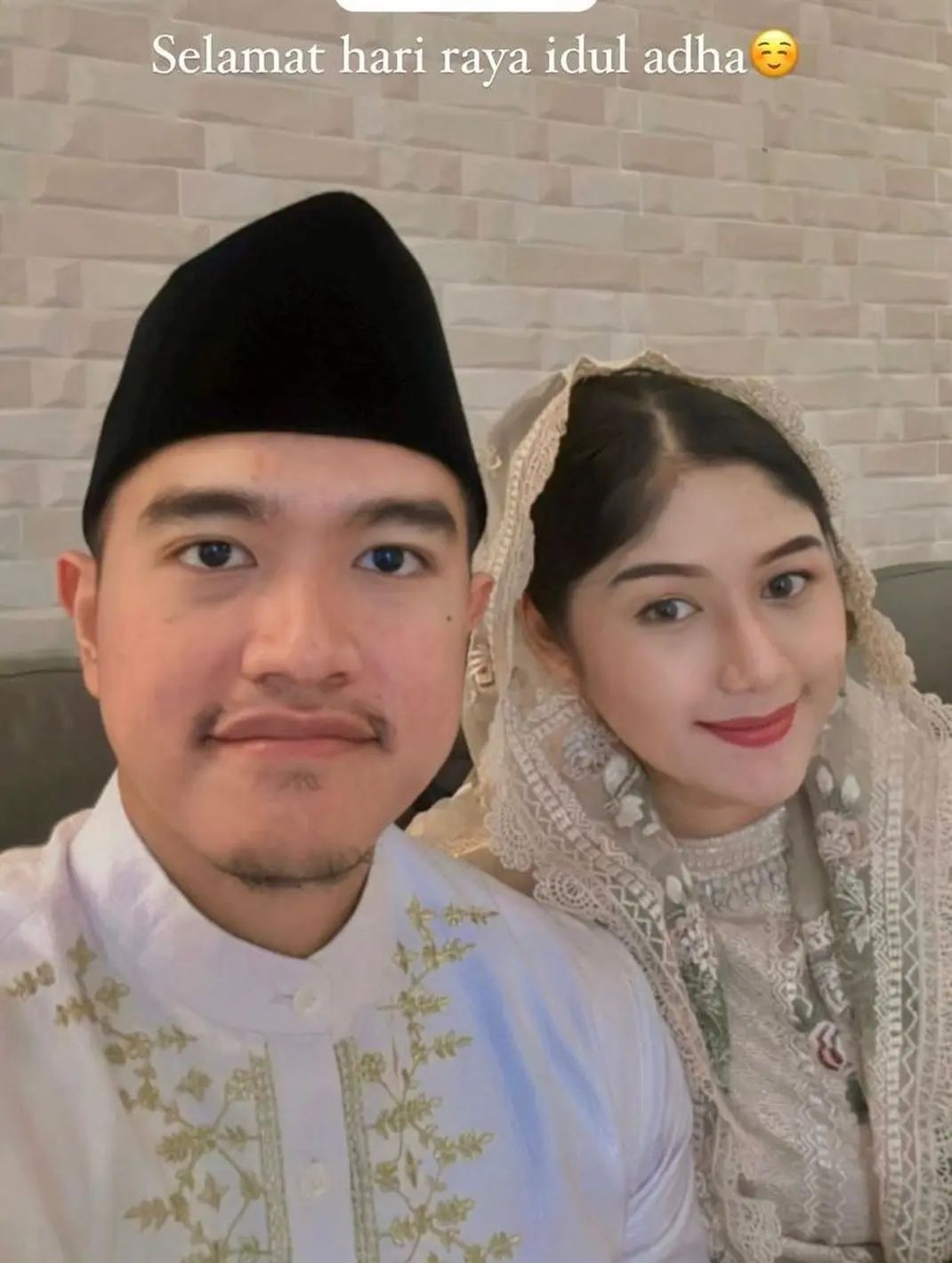 6 Potret Beda Gaya Keluarga Jokowi saat Idul Adha 2024, Kahiyang Ayu, Selvi Ananda, hingga Erina ...