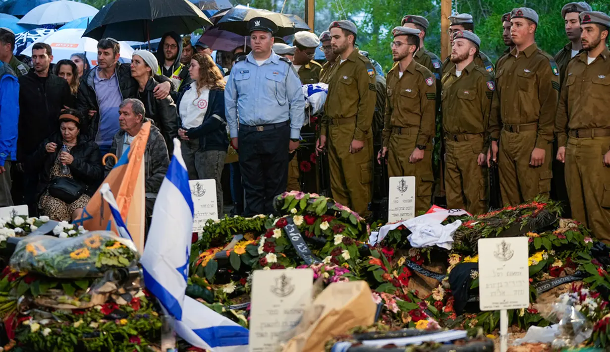 Tangis Iringi Pemakaman Tentara Israel yang Tewas dalam Operasi Darat ...