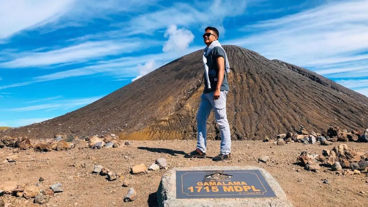 6 Fakta Menarik Gunung Gamalama, Gunung Api Kerucut di Tengah Pulau ...