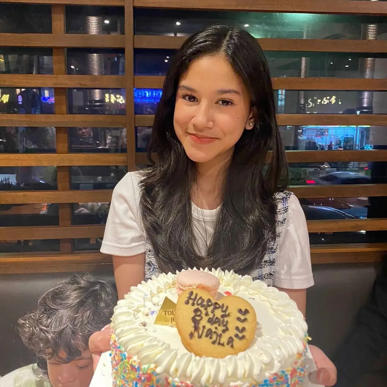 6 Potret Najla Gathan Anak Dina Lorenza Beranjak Remaja, Makin Mirip ...