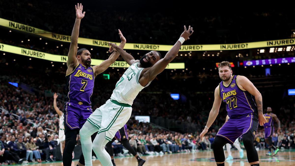Hasil NBA: LeBron James Cedera, Keperkasaan Lakers Terhenti di Tangan ...