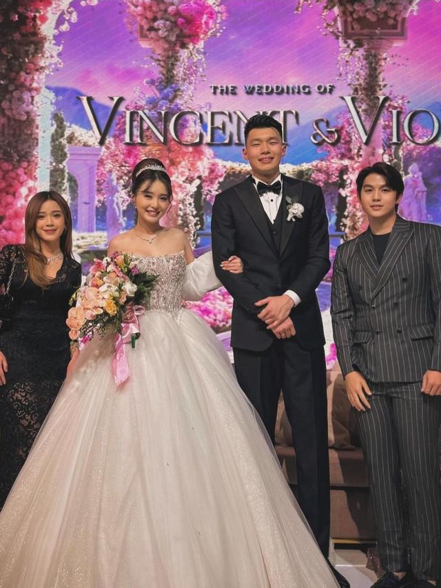 7 Potret Artis di Nikahan Nita Vior dan Vincent, Kiky Saputri Curi ...