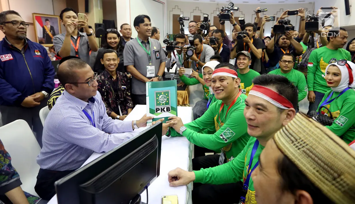 PHOTO: Diwakili Sekjen, PKB Resmi Mendaftar Peserta Pemilu 2019 - Foto ...