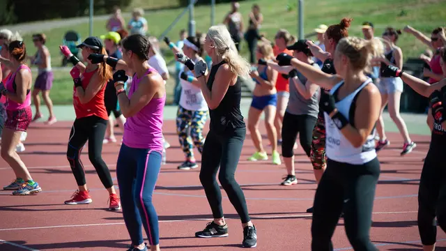 Manfaat Senam Zumba yang Menarik Diketahui - Ragam Bola.com