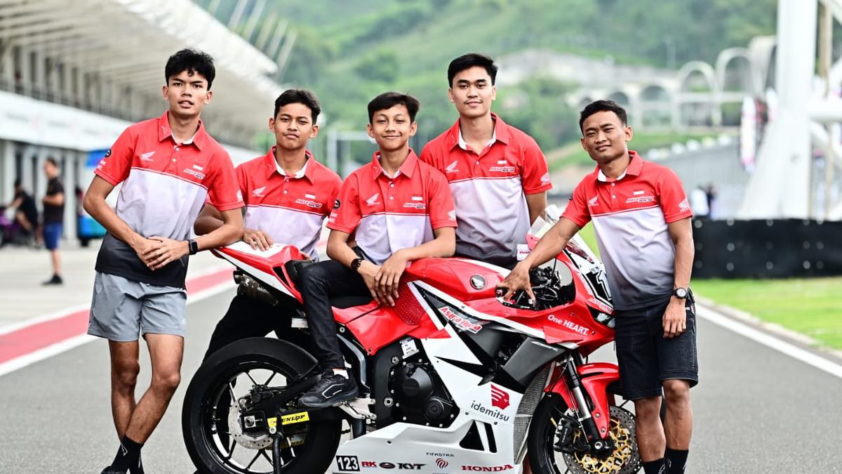 AHRT Bertekad Dominasi Kejurnas 600cc Seri Pertama Mandalika Racing Series 2024 - MotoGP Bola.com