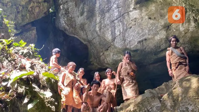 Fakta Unik Suku Punan Batu: DNA Tua, Punya Bahasa Kuno - Regional ...