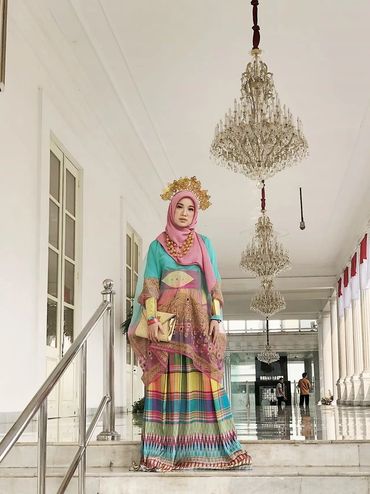 6 Gaya Busana Pesohor Semarakkan HUT ke-74 RI, dari Annisa Pohan sampai ...