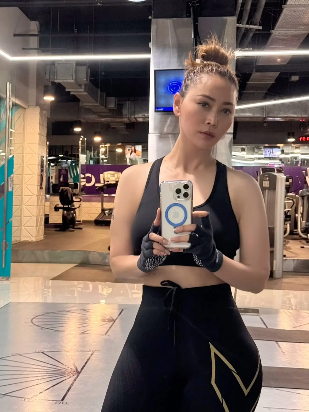 6 Potret Inul Daratista Ngegym dari Yoga Hingga Angkat Beban, Singgung ...