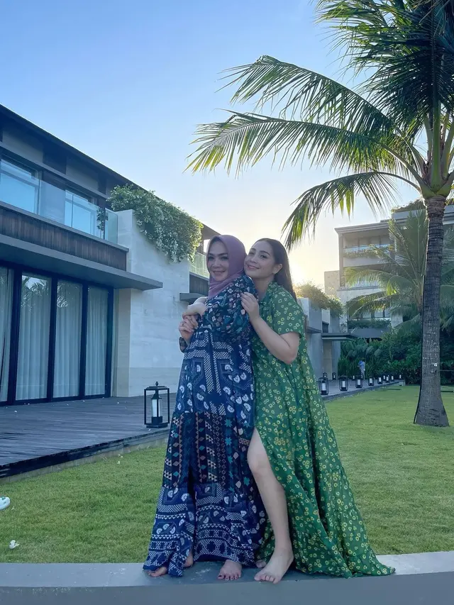 Potret Rieta Amilia Bersama Nagita Slavina dan Caca Tengker, Terlihat Awet Muda dan Bahagia ...