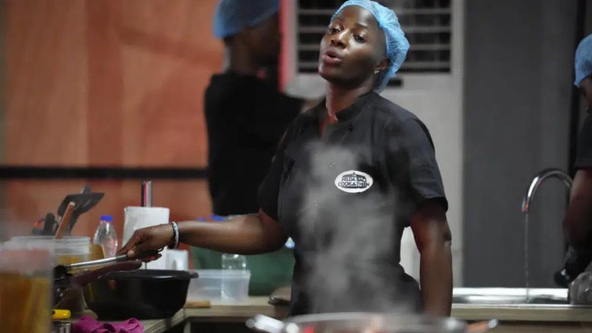 Pecahkan Rekor Dunia, Koki Asal Nigeria Masak Tanpa Henti Selama 100 Jam - Global Liputan6.com