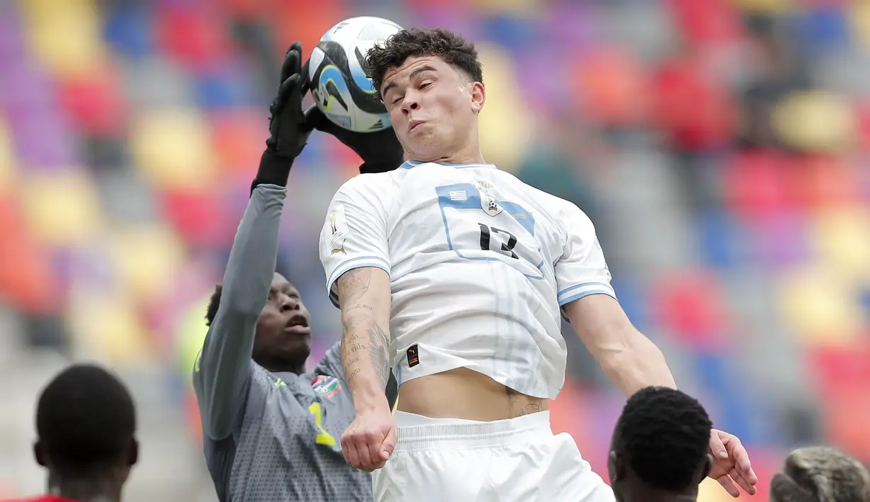 Foto: Gol Jarak Jauh Anderson Duarte Bawa Uruguay Menangkan Laga 10 Vs ...