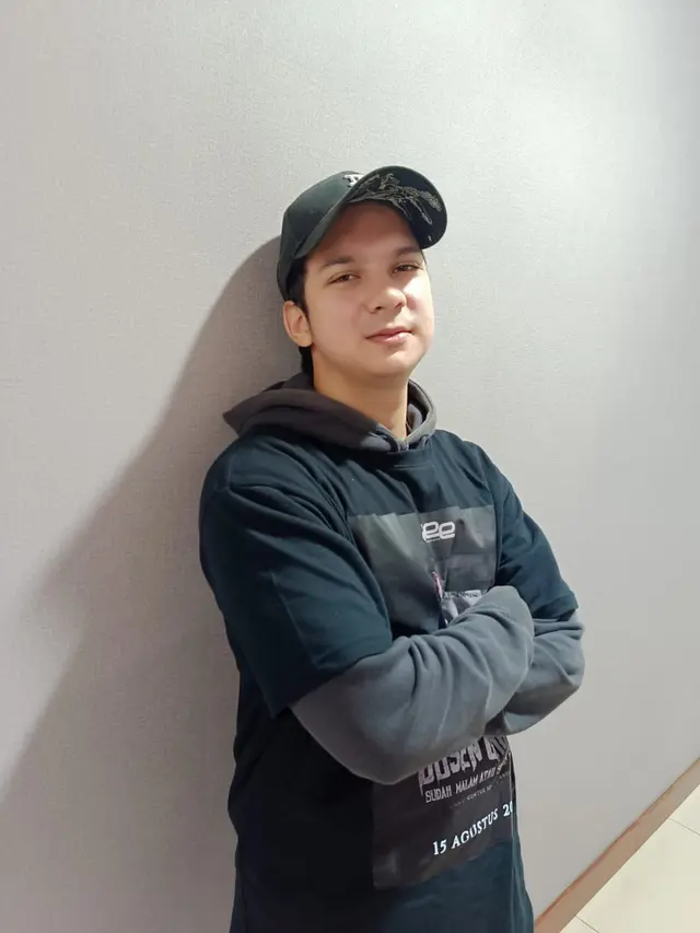 Jatuh Bangun Endy Arfian di Lokasi Syuting Dosen Ghaib: Kepala Kebentur ...