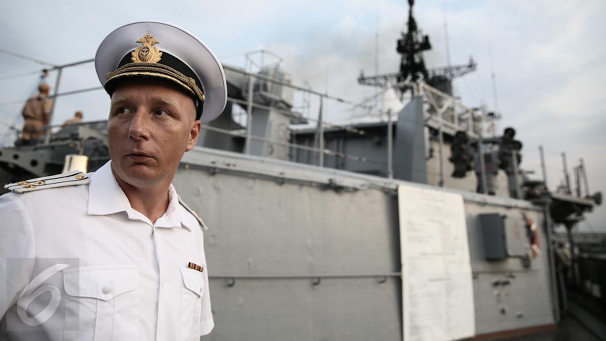 Russian Destroyer Bystriy Ship Assisted RI in Joint Naval Drill ...