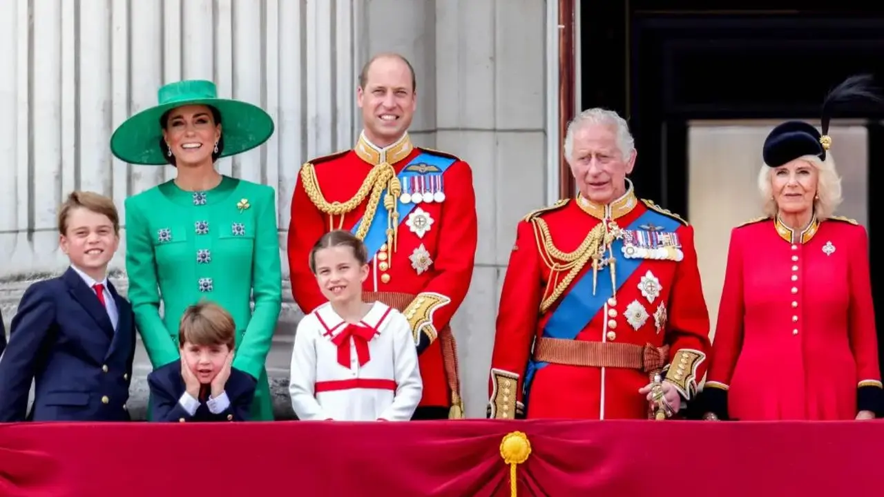 Tanpa Kate Middleton, Pangeran William Foto Bareng Ketiga Anaknya ...