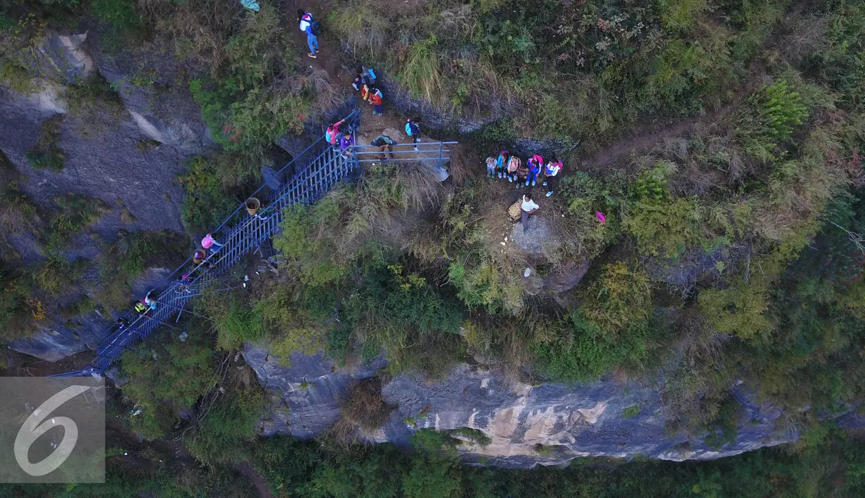 Setelah Belasan Tahun, Akhirnya Warga Ini Memiliki Tangga - Foto ...