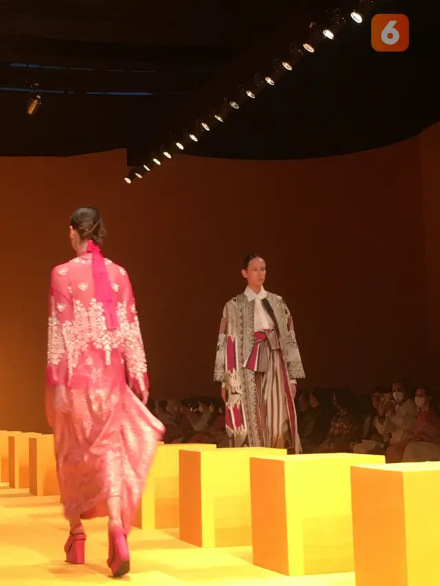 Nostalgia Retrograde Era 1970 di Koleksi Studio 133 Biyan - Lifestyle ...