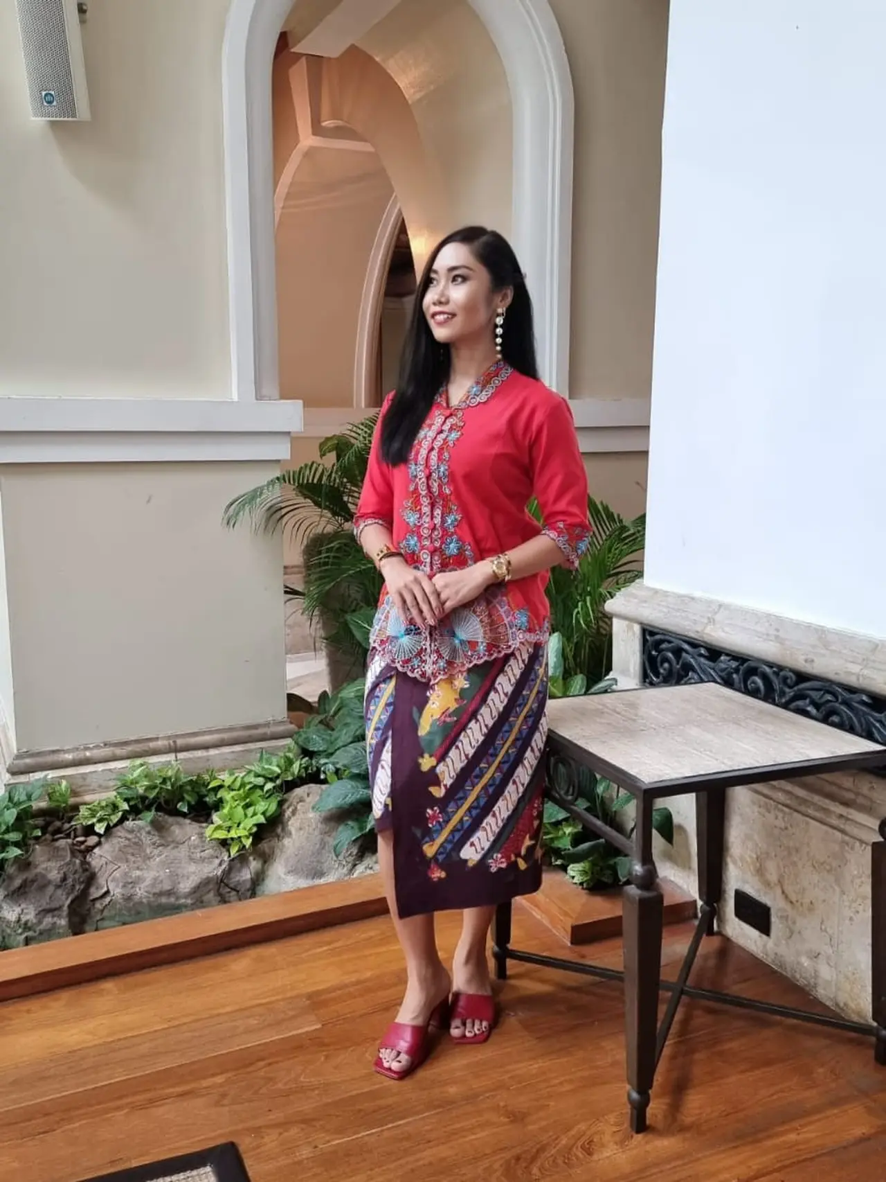 Wujud Cinta terhadap Warisan Budaya Indonesia, Selebgram Bella Queen ...