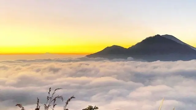 6 Fakta Menarik Gunung Batur di Bali yang Meletus Pertama Kali Tahun 1804 - Lifestyle Liputan6.com