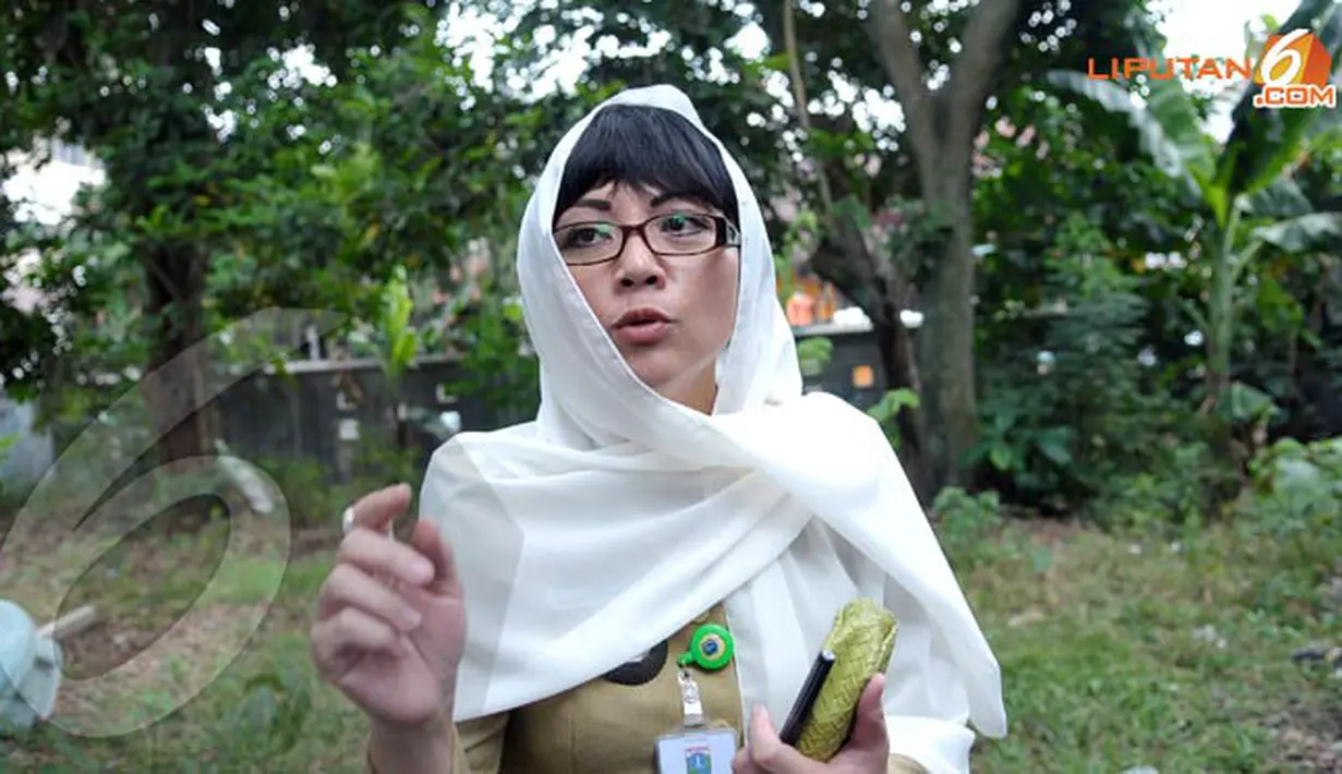 Lurah Susan Jasmine Tampil Berkedurung - Foto Liputan6.com