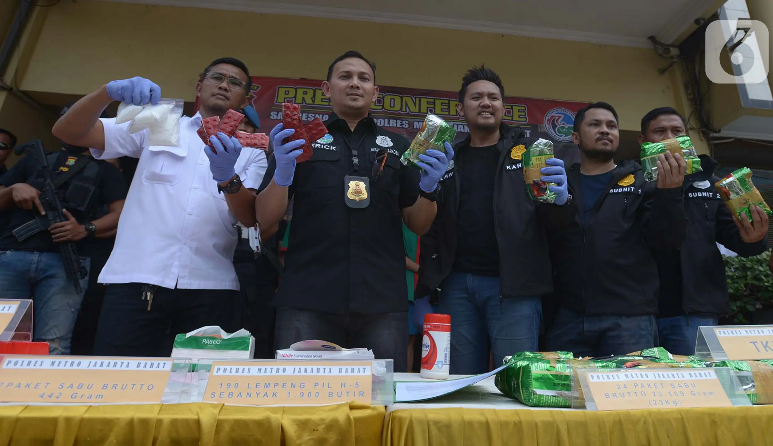 FOTO: 5 Pengedar Narkoba di Kampung Ambon Ditangkap - Foto Liputan6.com