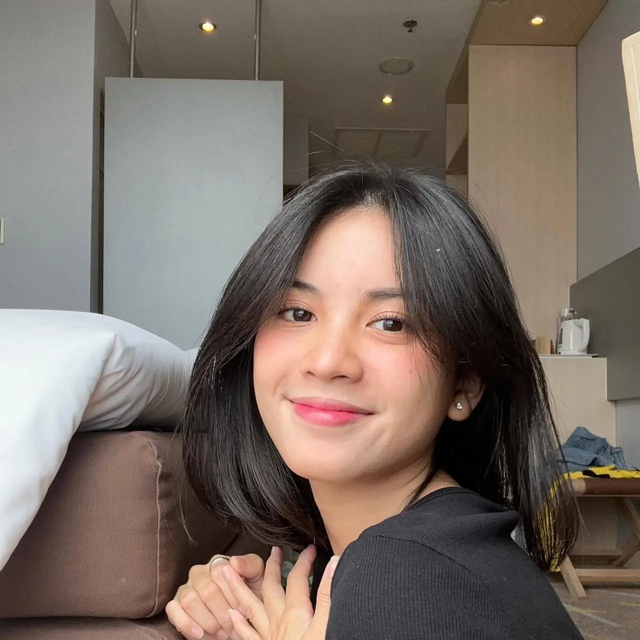 6 Potret Terbaru Melati Sesilia Eks JKT48, Pernah Viral Jualan Nasi Bakar di Pinggir Jalan - Hot ...