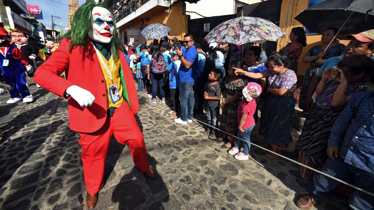 FOTO: Parade Kostum Sambut Pergantian Tahun di Guatemala - Foto ...