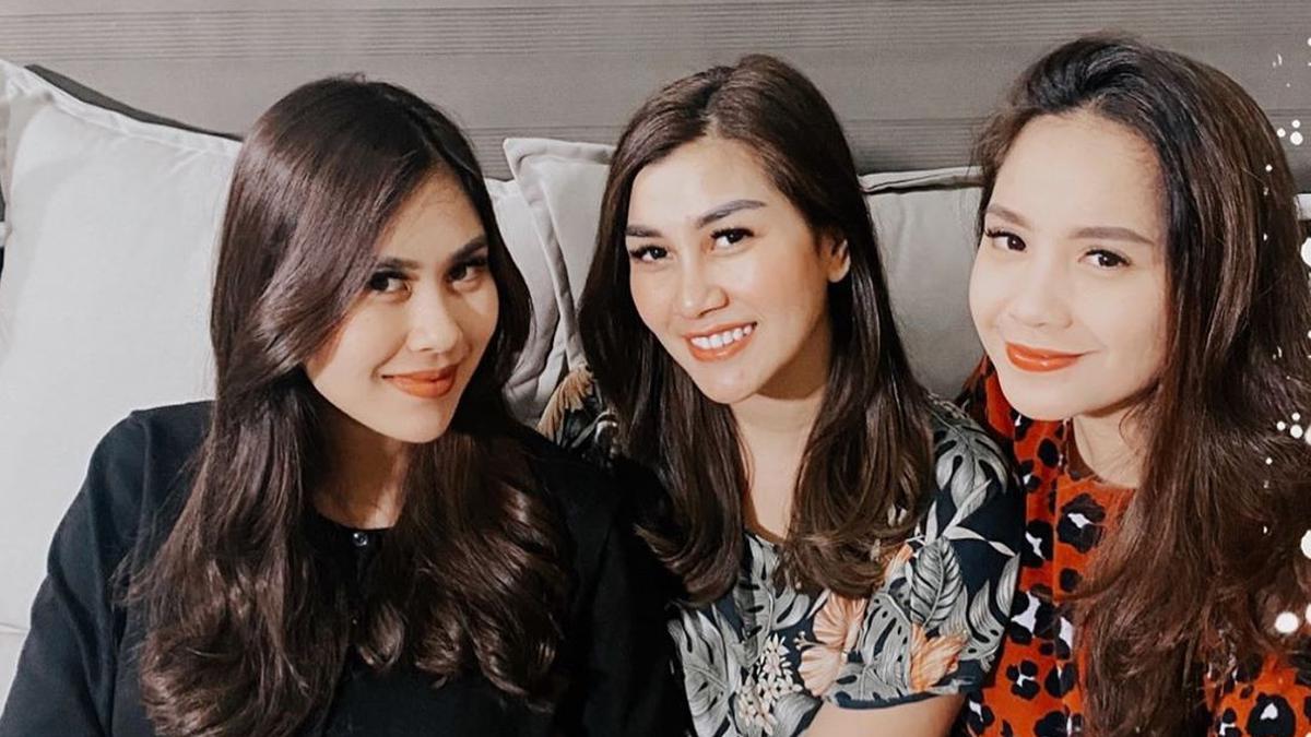 Potret Kompak Nagita Slavina dan Dua Adik Iparnya, Ada yang Selalu Ingin Ikut Foto Bareng ...