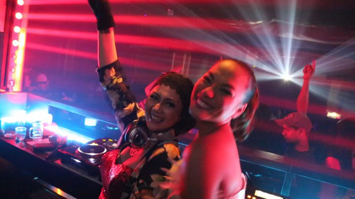 Serunya Duo Seksi Aida Sazkia dan Jenny Cortez Adu DJ - Video Liputan6.com