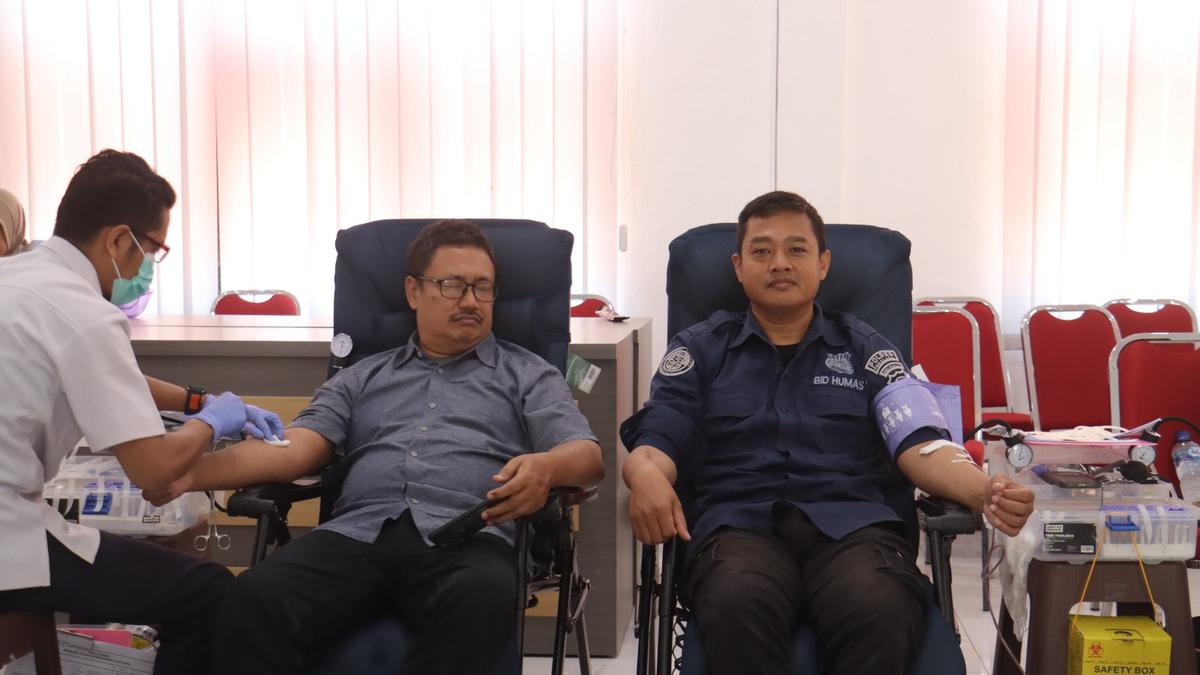 HUT ke-73 Humas Polri, Polres Pemalang dan Wartawan Gelar Donor Darah ...