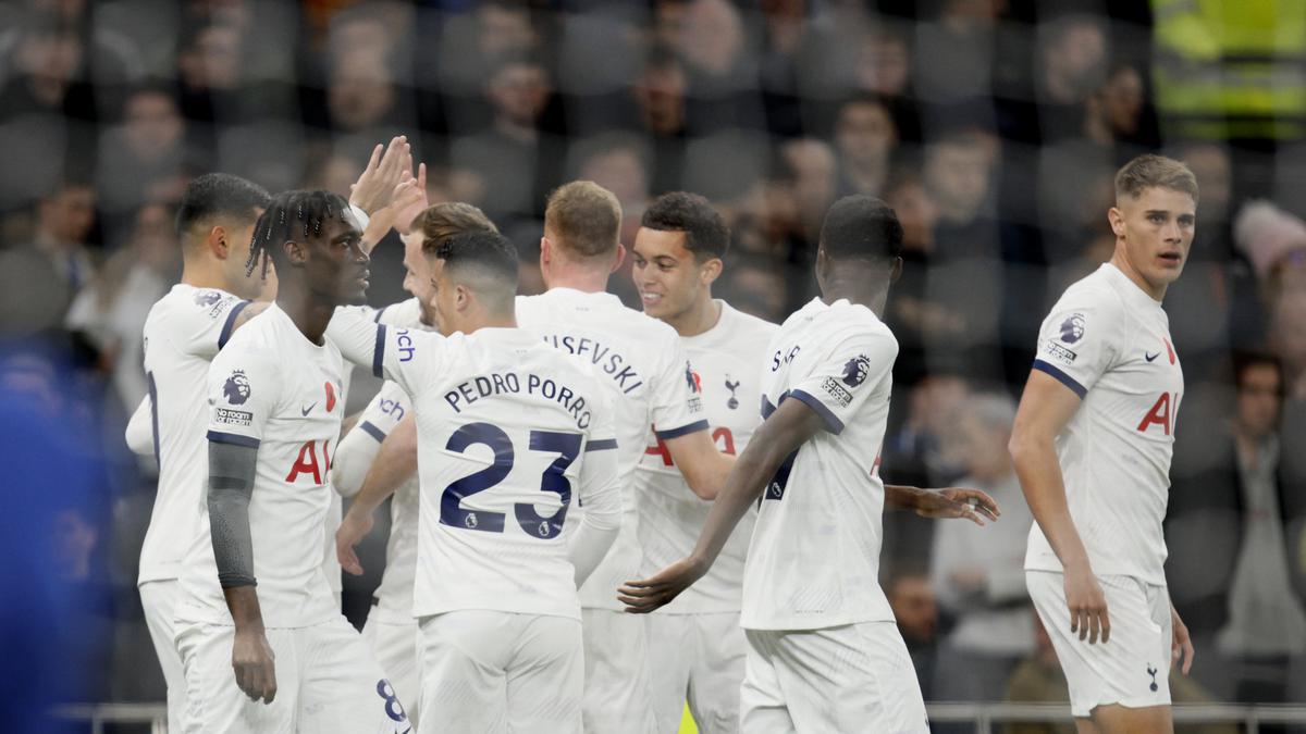 Formasi Unik Tottenham Hotspur saat Berduel Vs Chelsea di Liga Inggris ...