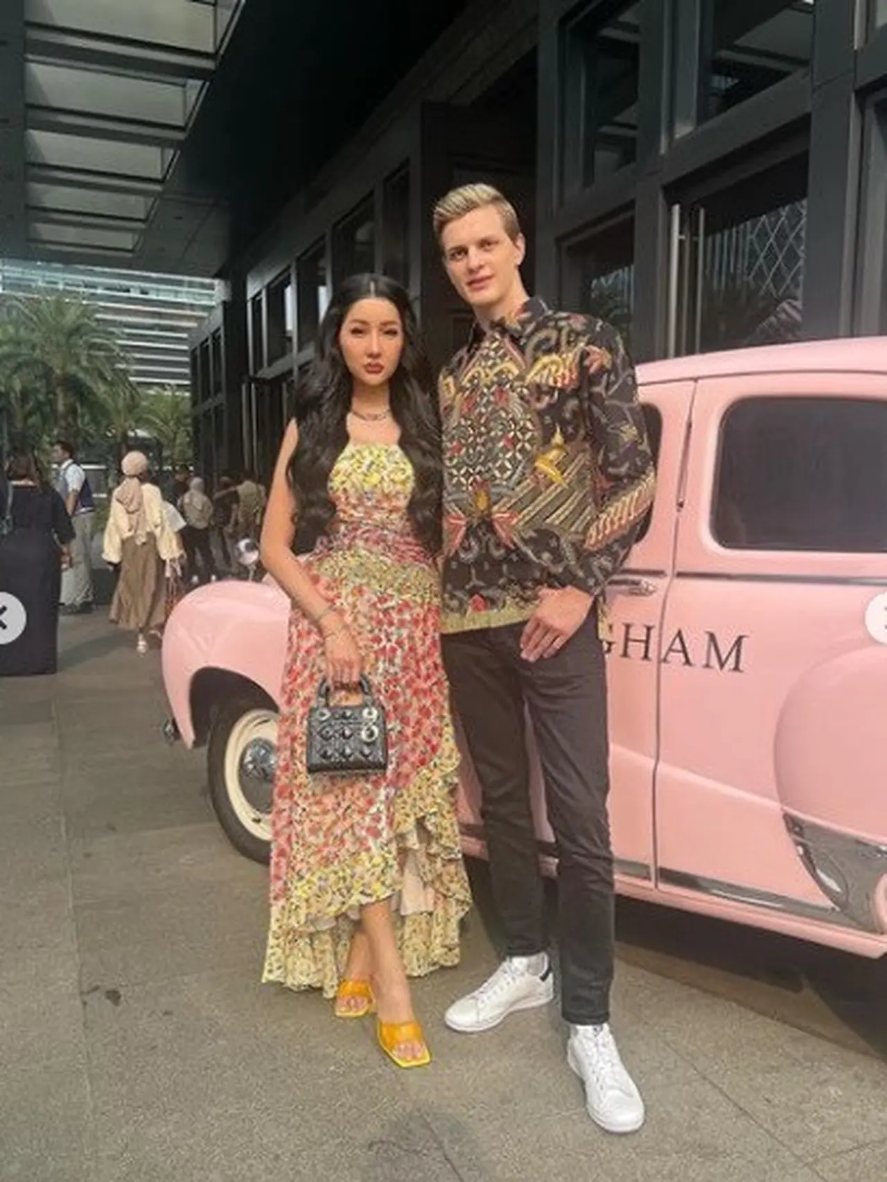 6 Potret Alan Luna alias Arten Boltian Calon Tunangan Lucinta Luna, Tampil Makin Keren Pakai ...