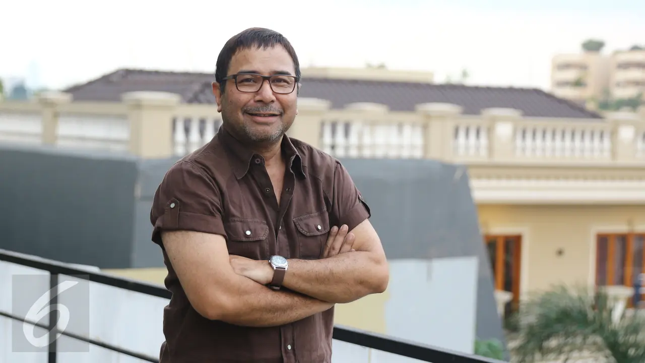 Harvey Malaiholo Resmi Dilantik Sebagai Anggota DPR RI - ShowBiz Liputan6.com