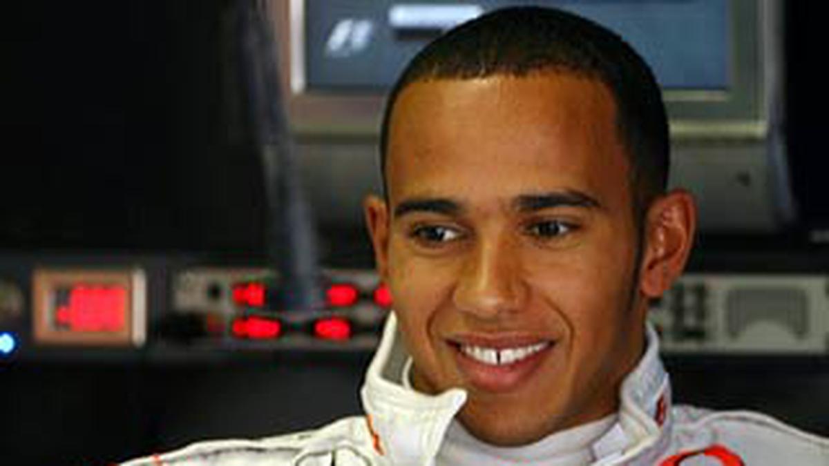 Wah, Lewis Hamilton Masuk Dapur Rekaman? - ShowBiz Liputan6.com