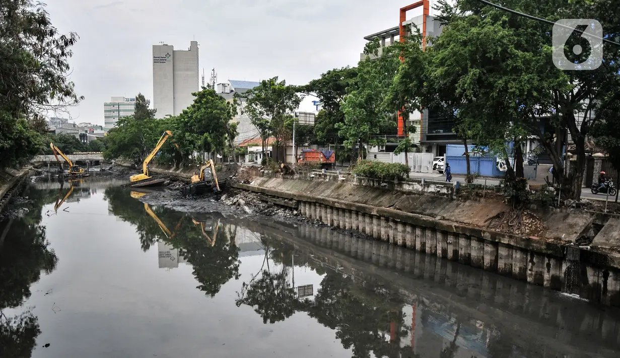 Gerebek Lumpur Kali Cideng - Foto Liputan6.com