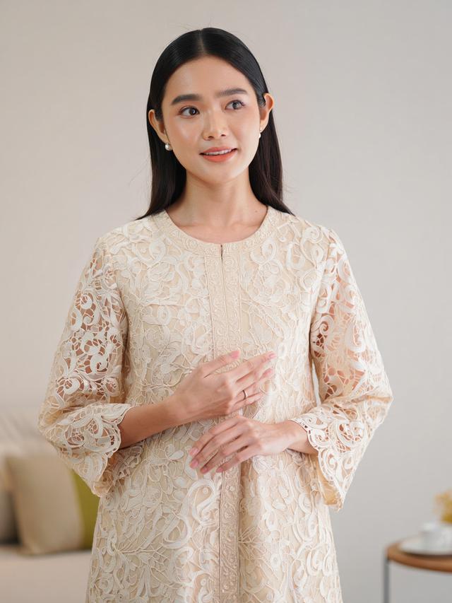8 Dress Brokat Full Embroidery Cutting Minimalis yang Tren di 2025 ...