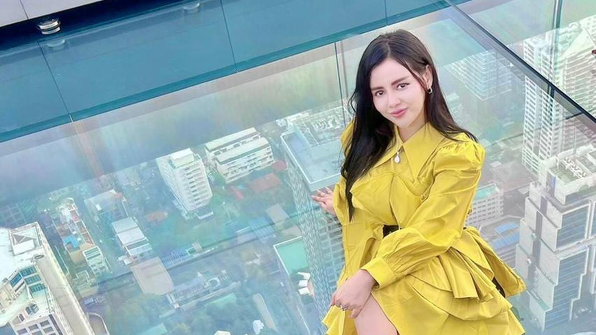 Penyanyi Novi Rizkiyanti Berbagi Cerita Soal Liburannya Ke Bangkok