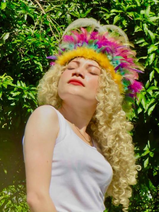 7 Potret Uniknya Herolena, TikTokers Albino Viral asal Papua yang ...