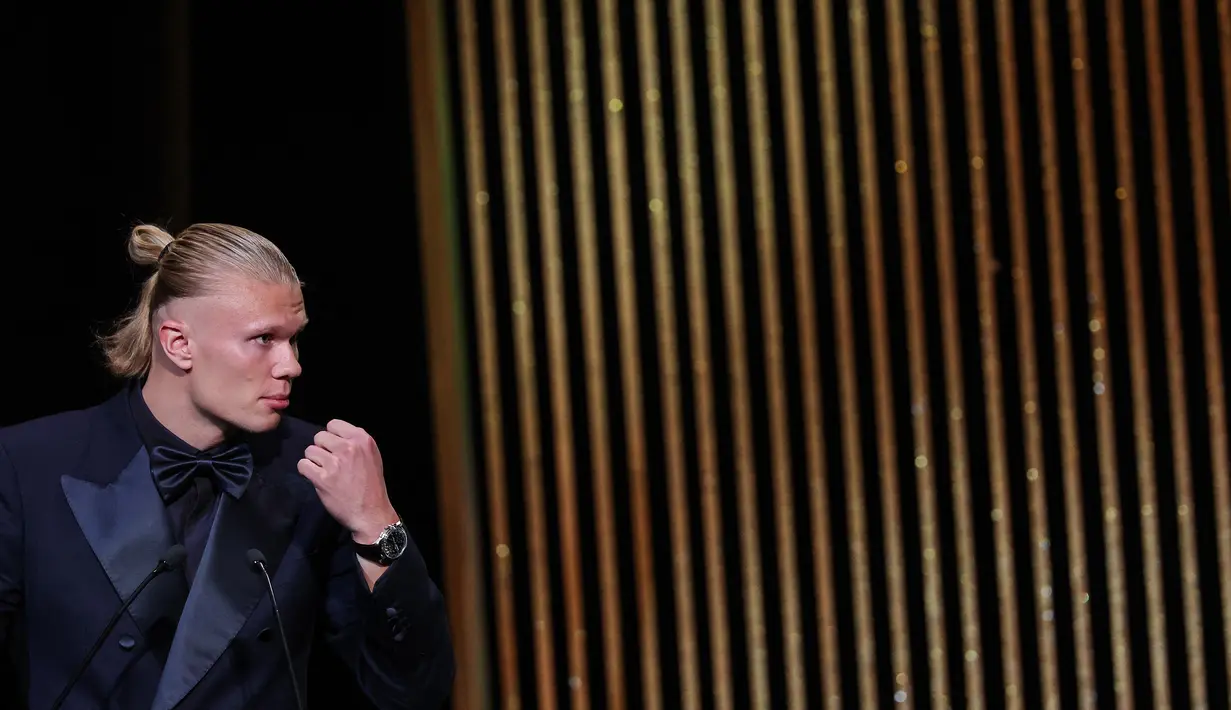 Erling Haaland Raih Gerd Mueller Trophy di Ballon d'Or 2023 - Foto ...