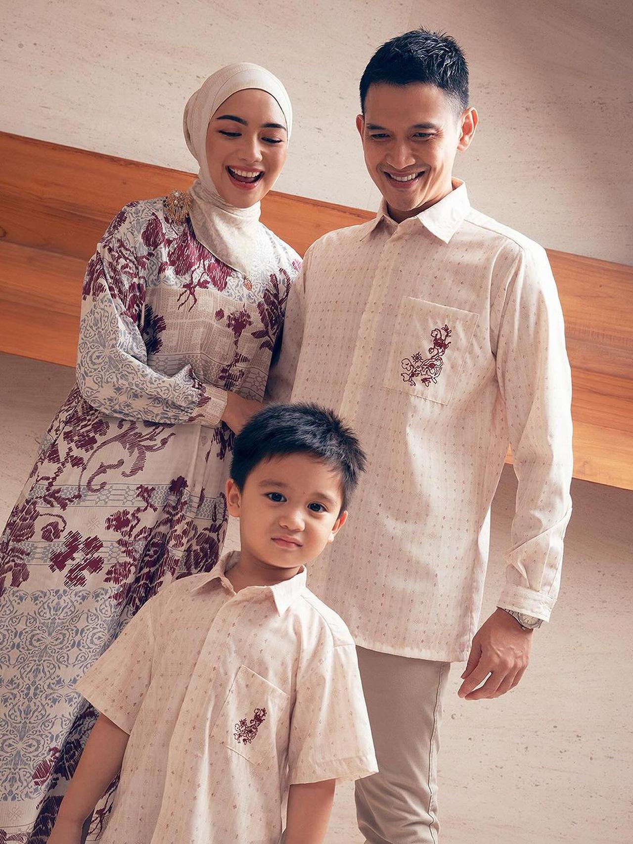 Model Baju Sarimbit Modern dan Elegan, Bergaya Serasi dengan Keluarga