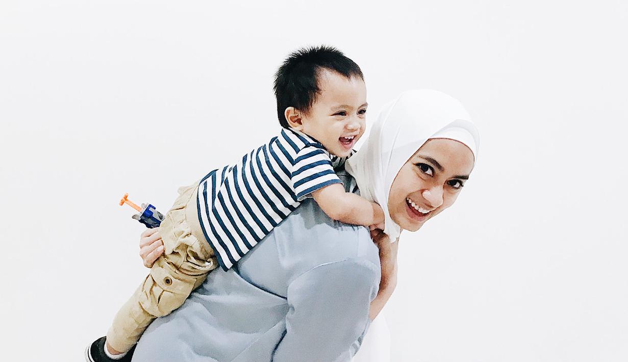 Ayudia Bing Slamet Unggah Foto Test Pack, Sekala Bakal Punya Adik ...