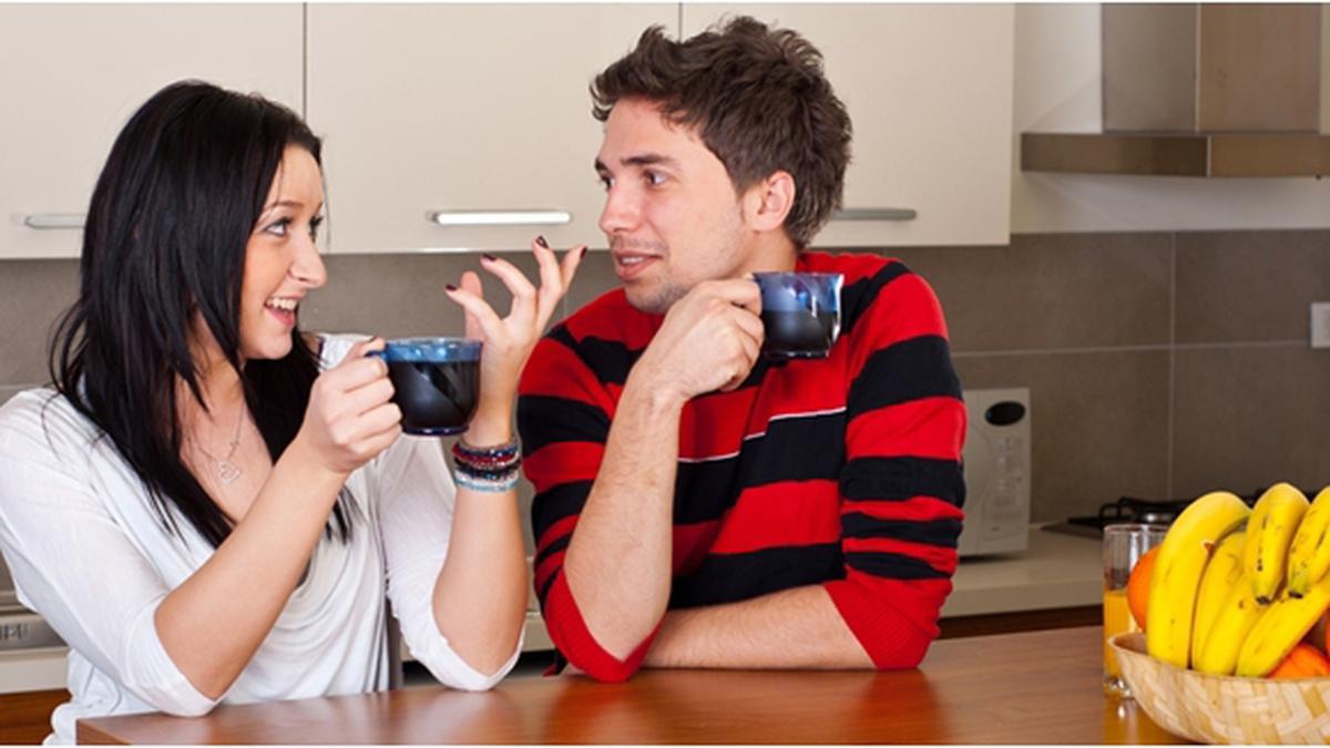 Cara Mengetahui Apabila Pria Pendiam Menyukai Anda - Lifestyle Fimela.com