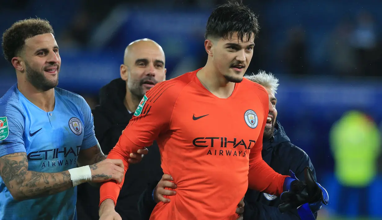 Foto: Barisan 5 Kiper Ini Jadi Bayang-bayang Ederson Moraes yang Tak ...