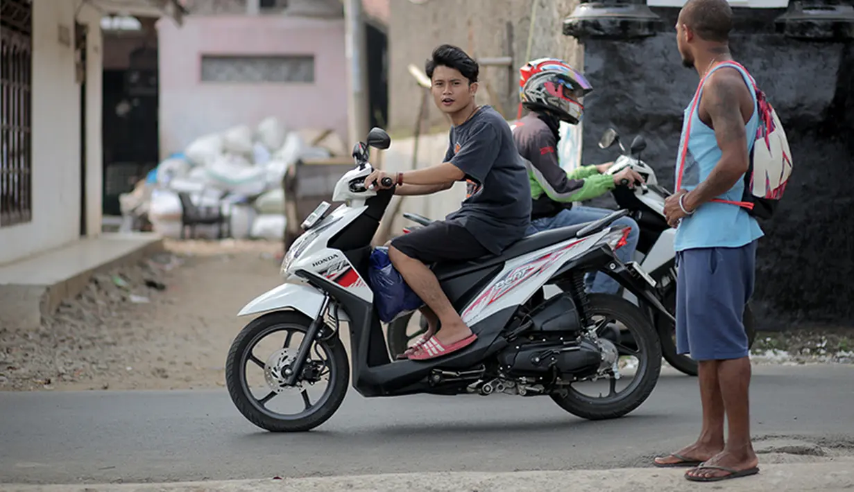 Lembaran Baru Oktovianus Maniani - Foto Bola.com