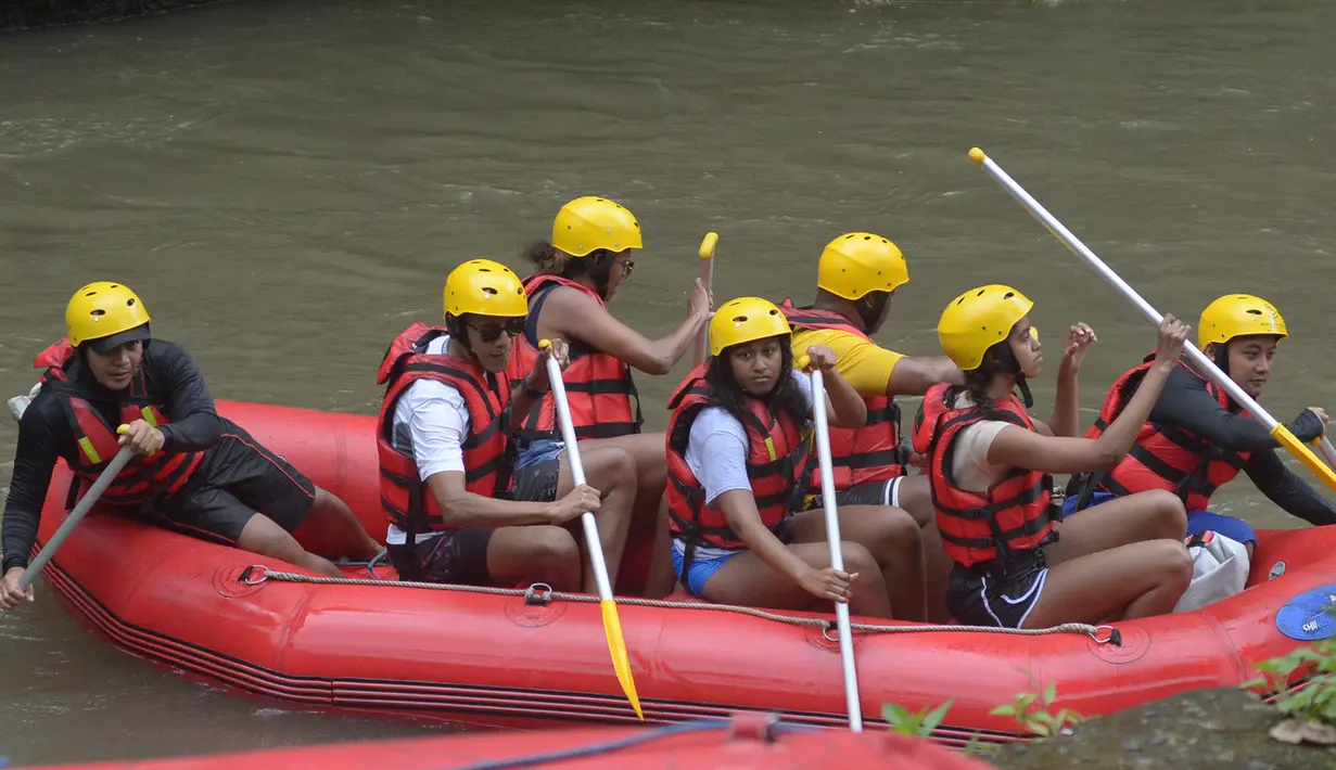 Serunya Barack Obama dan Keluarga Bermain Arung Jeram di Bali - Foto ...
