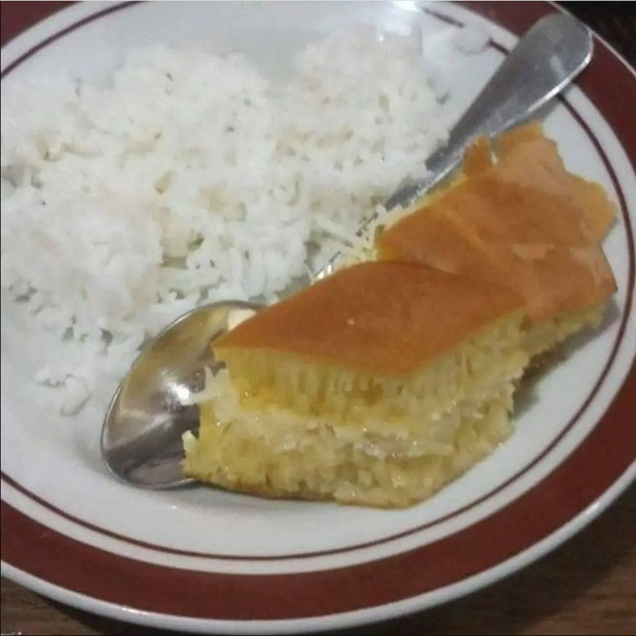 6 Potret Martabak Manis Disantap dengan Nasi Ini Bikin Gagal Lapar ...
