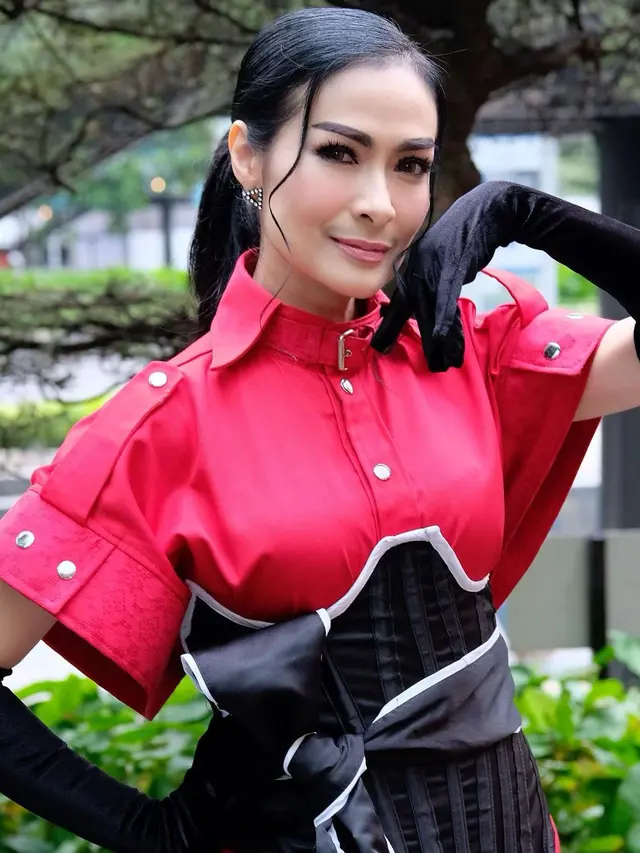 Iis Dahlia Bahas Perawatan Kecantikan Di Beyond Aesthetic Beauty